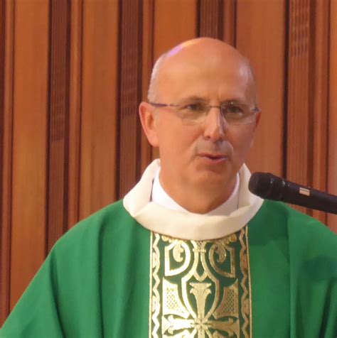 Création de la paroisse la Sainte Famille et installation du père Joël