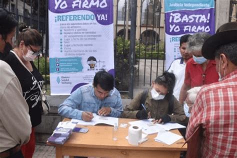 Juristas Están Obligados A Transcribir 15 Millones De Firmas Ante