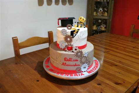 Torta Laurea In Ingegneria Meccanica Donnepasticcione