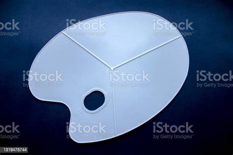 검은 색 배경에 고립 된 색상을 혼합하기위한 흰색 예술 팔레트 0명에 대한 스톡 사진 및 기타 이미지 0명 검정색 배경
