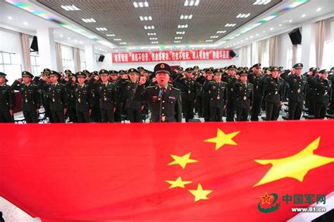 武警新疆邊防總隊舉行2015年度新兵授銜儀式 每日頭條