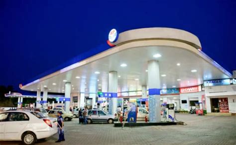 Petrol Breaches Rs 90litre Mark In Delhi Its Over Rs 100litre In