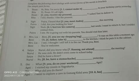B Inggris Sekolah Menengah Atas Complete The Following Short Dialogs