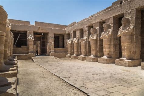 Premium Photo Ancient Statues