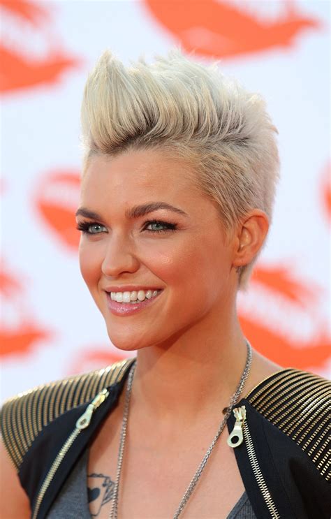 20 Inspirations Feminine Curly Mohawk Haircuts