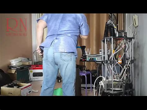 A Naked Maid Is Cleaning Up In An Stupid IT Engineer S Office Real