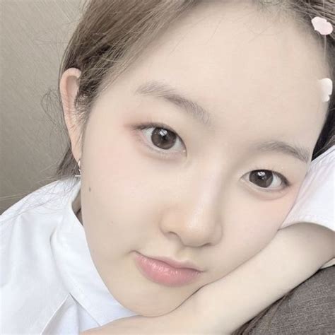 Moonyu 달 Moonyuuuu Profile Pinterest