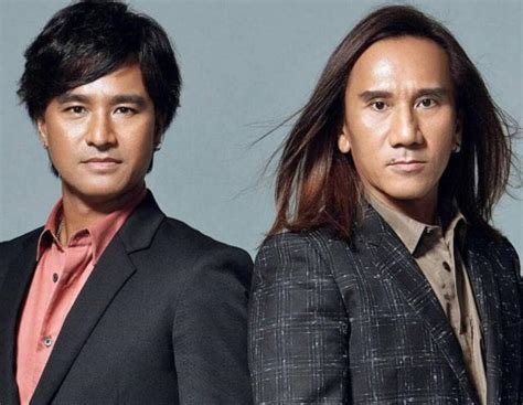 動力火車50歲尤秋興大婚，伴娘現場拿出驗孕棒，被疑奉子成婚 每日頭條