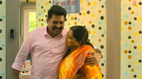 Fussclass Dabhade Review Hemant Dhome Almost Hits It Out Of The Park