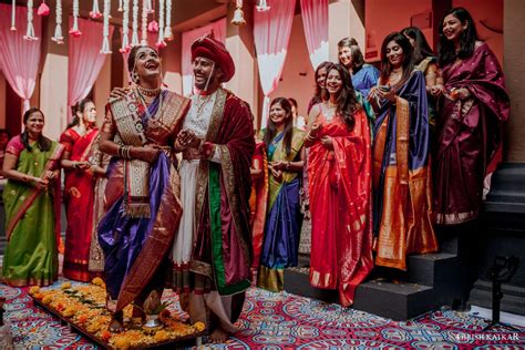 Royally Elegant Maharashtrian Wedding With Stunning Couple Outfits
