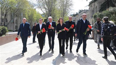 გიორგი ტყემალაძემ და საკრებულოს წევრებმა 9 აპრილს დაღუპულთა ხსოვნას პატივი მიაგეს