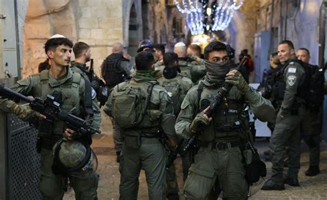 Hamas Says Wont Sit Idly By After Israeli Raid On Al Aqsa Mosque