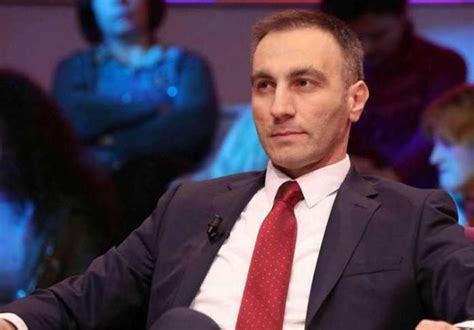 Полицијата упадна во домот на Артан Груби