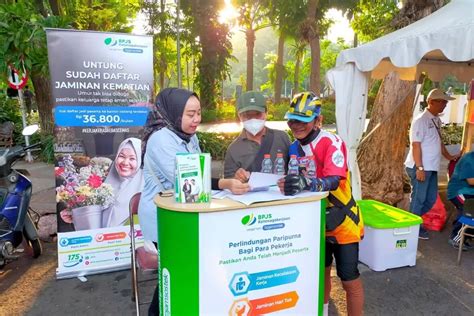 BPJS Ketenagakerjaan Tanjung Perak Surabaya Mendekatkan Layanan Melalui Open Booth Pada Kegiatan