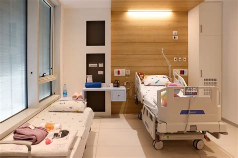 הילדים ואמותיהם ששוחררו מהשבי נקלטו במרכז שניידר לרפואת ילדים מצבם הגופני טוב נפגשו עם