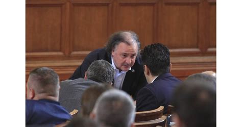 ПП ДБ пита службите за руския депутат Толстой който плаши с война на