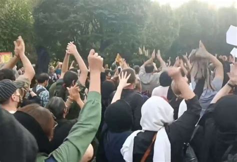 مع استمرار الاحتجاجات إيران تقيّد الوصول لانستغرام