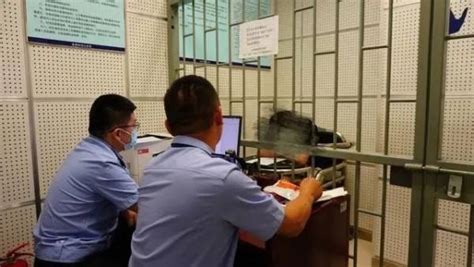 大兴机场航站楼内猥亵熟睡女子，一男子被行拘10日报警处罚警方