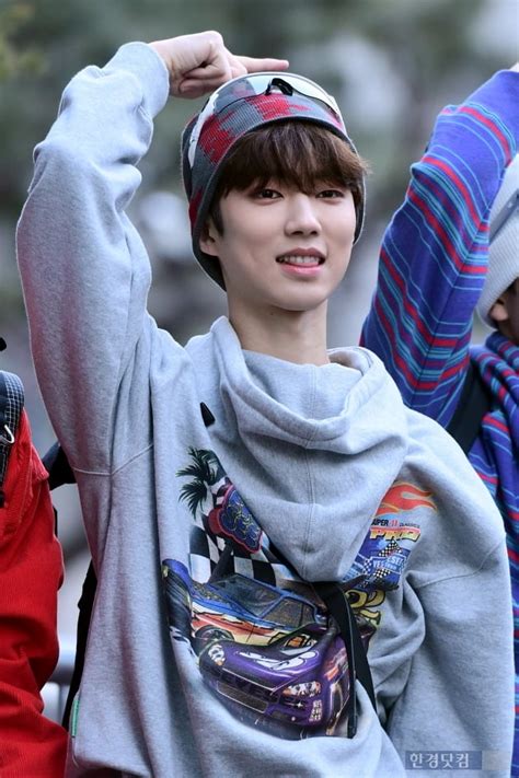 포토 에잇턴 민호 매력적인 미소