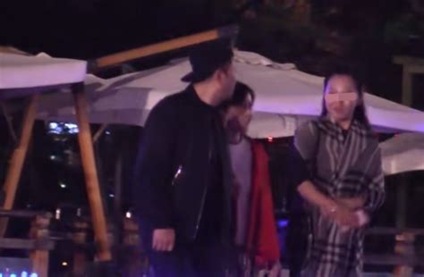 郭涛老婆资料简介郭涛当街秀恩爱刻意停下脚步与老婆挽手娇妻五官神似张含韵 说明书网