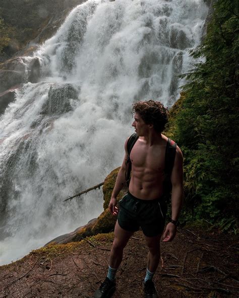 20 Year Old Josh Bogert Canadian Singer Songwriter Musician And Actor Lpsg