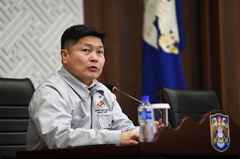 Царцаа Намжил Х Нямбаатар Төв зам дагуу ТҮЦ үүдээ нүүлгэ Багшийн дээдийн урд талын ТҮЦ