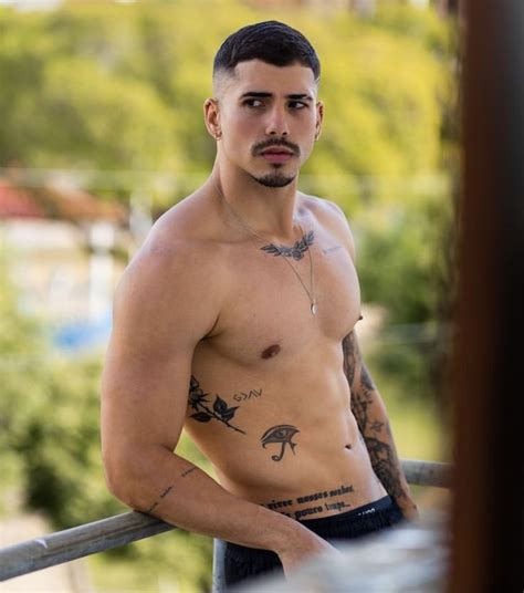 Pin De Alejandro Dela O Em Hombres Garotos Sensuais Bigode E