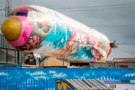 На Airbnb можно арендовать самолет Пабло Эскобара но не для полетов Tochka By