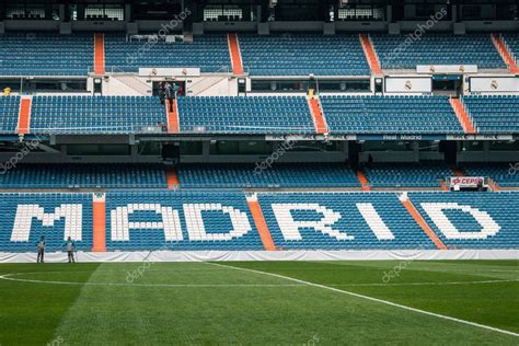 Estadio Santiago Bernabeu De Madrid Fue Construido En 1947 Y Tiene