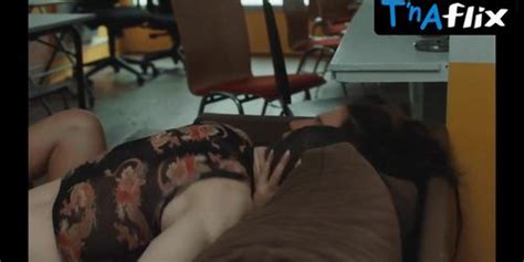 Adele Exarchopoulos Breasts Scene In Passages