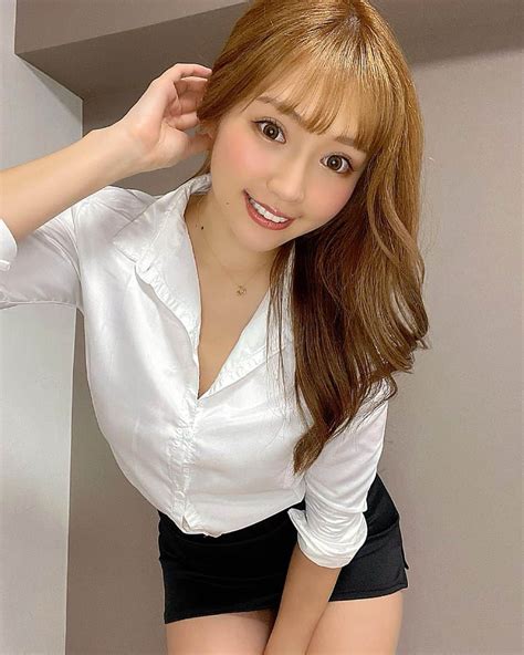 渡辺加和さんのインスタグラム写真 渡辺加和instagram「⚠️マークはちょっと余計😂 今日の公式youtube‼️ Olブルブル