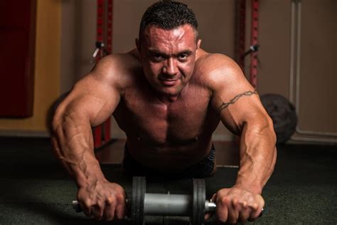 Premium Photo Exercise Whit A Ab Roller