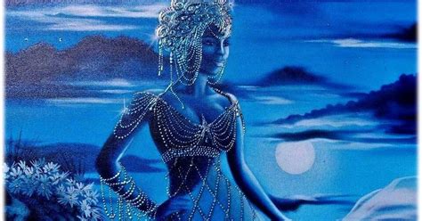 Yemayá es la diosa del mar de los yorubas y posee todos los atributos