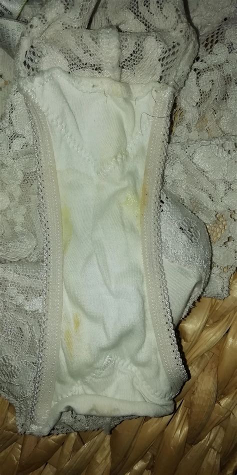 Very Sticky 🤤 Scrolller