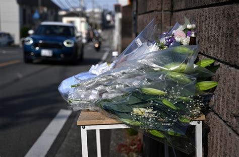 堺4人死傷のひき逃げ容疑者を逮捕 現場で手を合わせる人も [写真特集1 8] 毎日新聞
