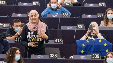 Hande Taner Mladi Muslimani Su Među Najugroženijim članovima Evropskog Društva Društvo I