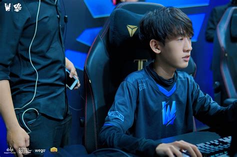 Vcs Hoàng Hôn 2023 Team Whales Trở Thành ứng Cử Viên Sáng Giá Cho Tấm