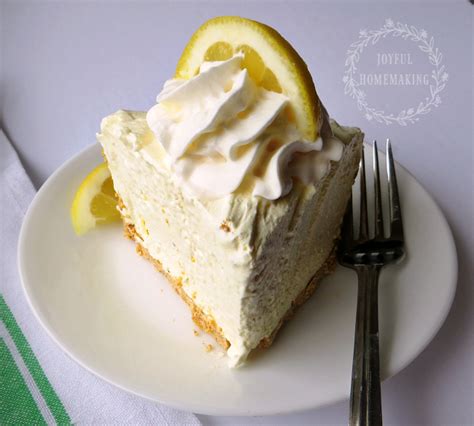 Lemon Icebox Pie With Cool Whip