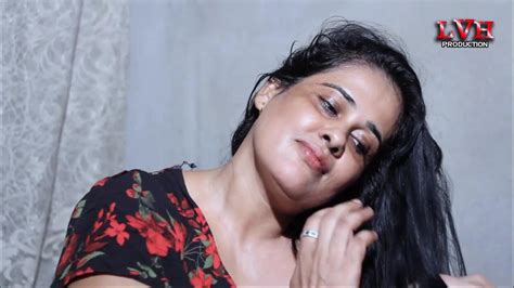 මහත්තයා වැඩට ගිය වෙලේ බිරිද ඩයිවර් එක්ක ඇද උඩ මාට්ටුවෙයි සීදූව ප්