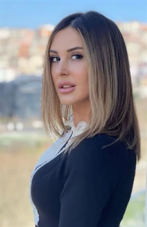 Ebru Destan Biography Height And Life Story Super Stars Bio