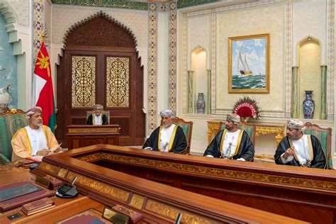 الدقلة السعيدية سحرت المغردين خلال متابعتهم لزيارة السلطان هيثم بن