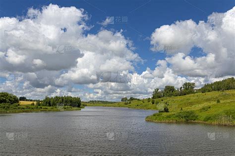 夏季河流景观