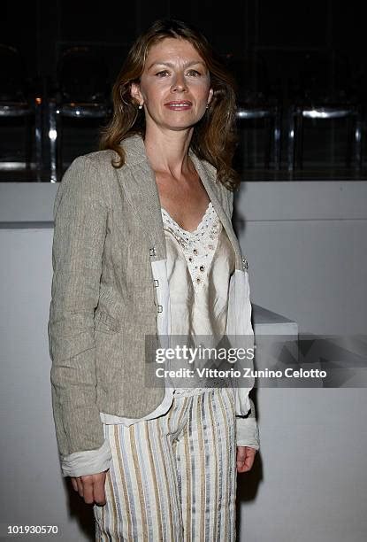 Amanda Sandrelli Photos And Premium High Res Pictures Getty Images