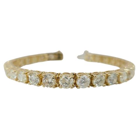 975 Carat Round Brilliant Cut Diamond Tennis Bracelet 14 Karat Yellow