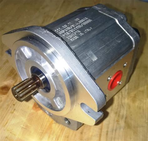 Насос шестеренный Snp2 14 S Sc06 Lcx G 111 20 151 00 Turolla Danfoss