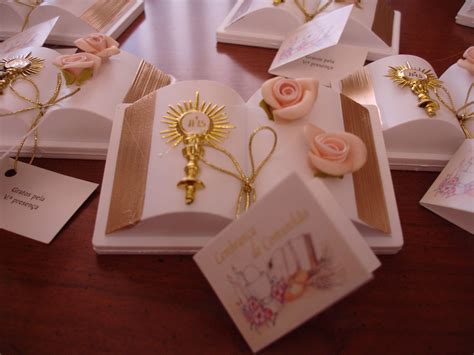 Pin em Lembranças de Festa dos Sacramentos