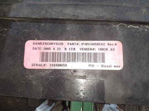 Boîte à Fusibles CHRYSLER VOYAGER IV RG RS 2 5 CRD 7533168 B Parts