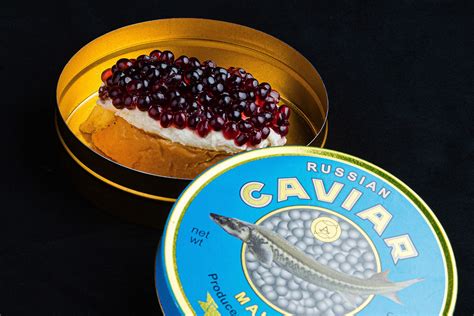 Бутерброд с икрой Mishka Balalaika
