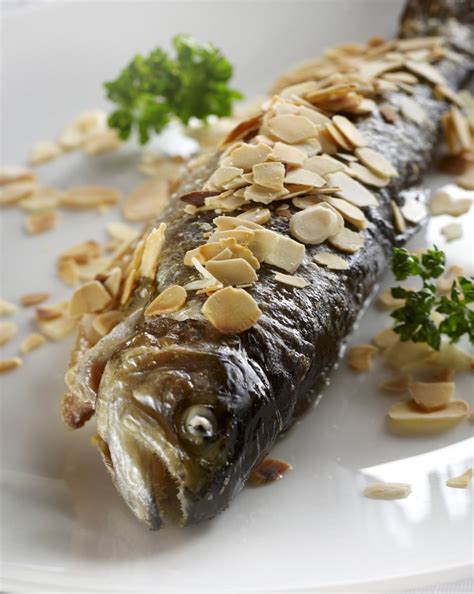 Recette Truites Aux Amandes Marie Claire
