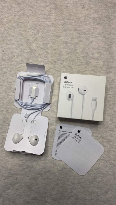 Original Apple Earpods Lightning Connector Mobile Phones And Gadgets